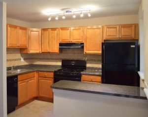 Apartment Pictures and Photo Gallery | Colonial Point