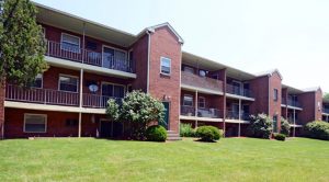 Apartment Pictures and Photo Gallery | Colonial Point